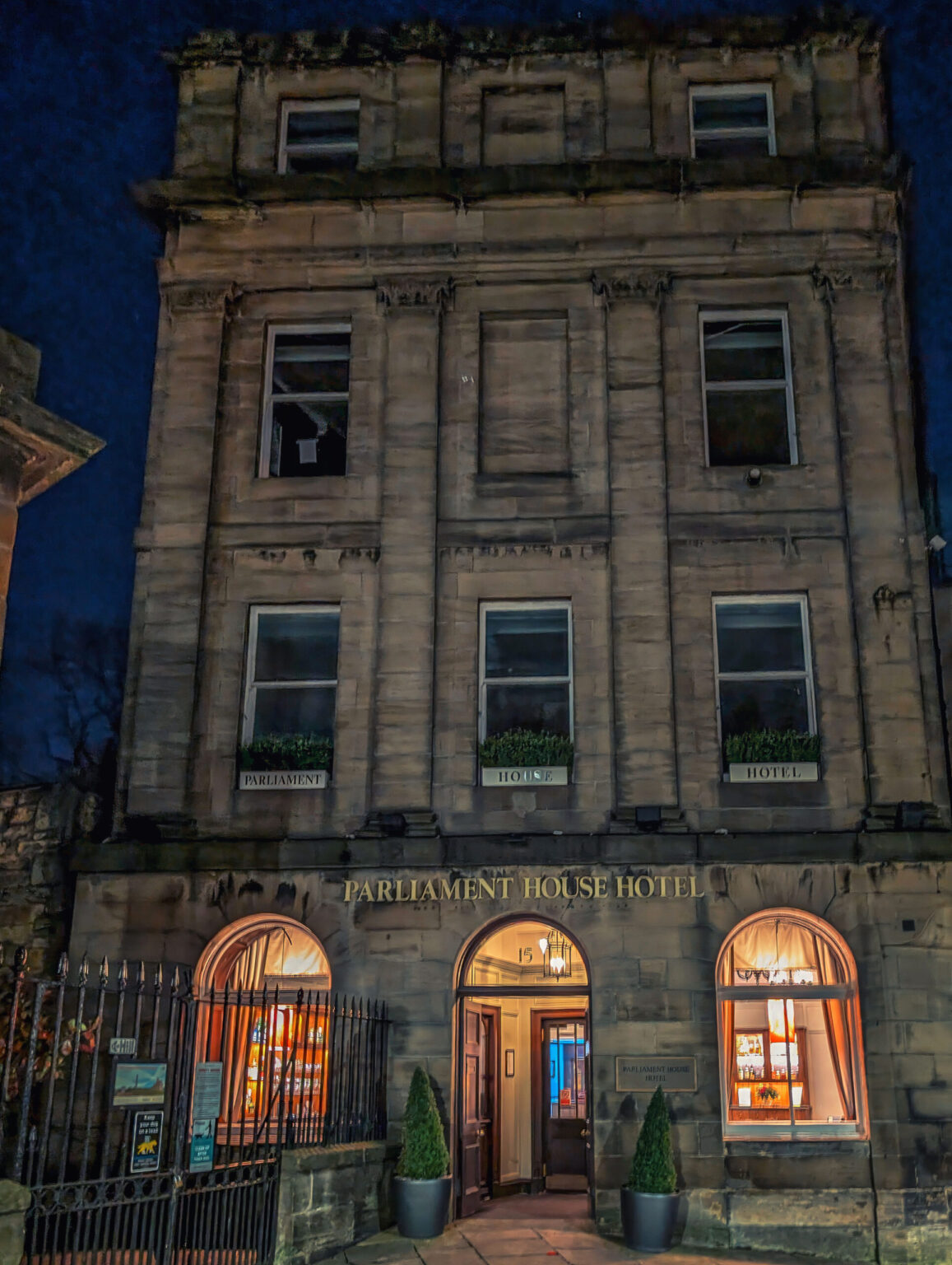 Parliament House Hotel - Luxury in the centre of Edinburgh